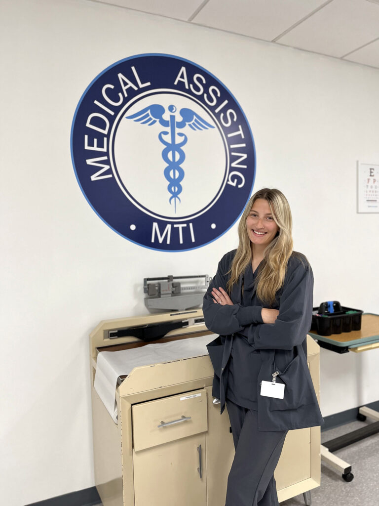 Medical Assistant Training Program | Illinois & Missouri